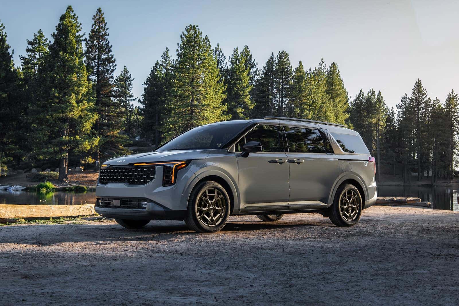 2025 Kia Carnival Hybrid: Interior Features and Trim Level Breakdown ...